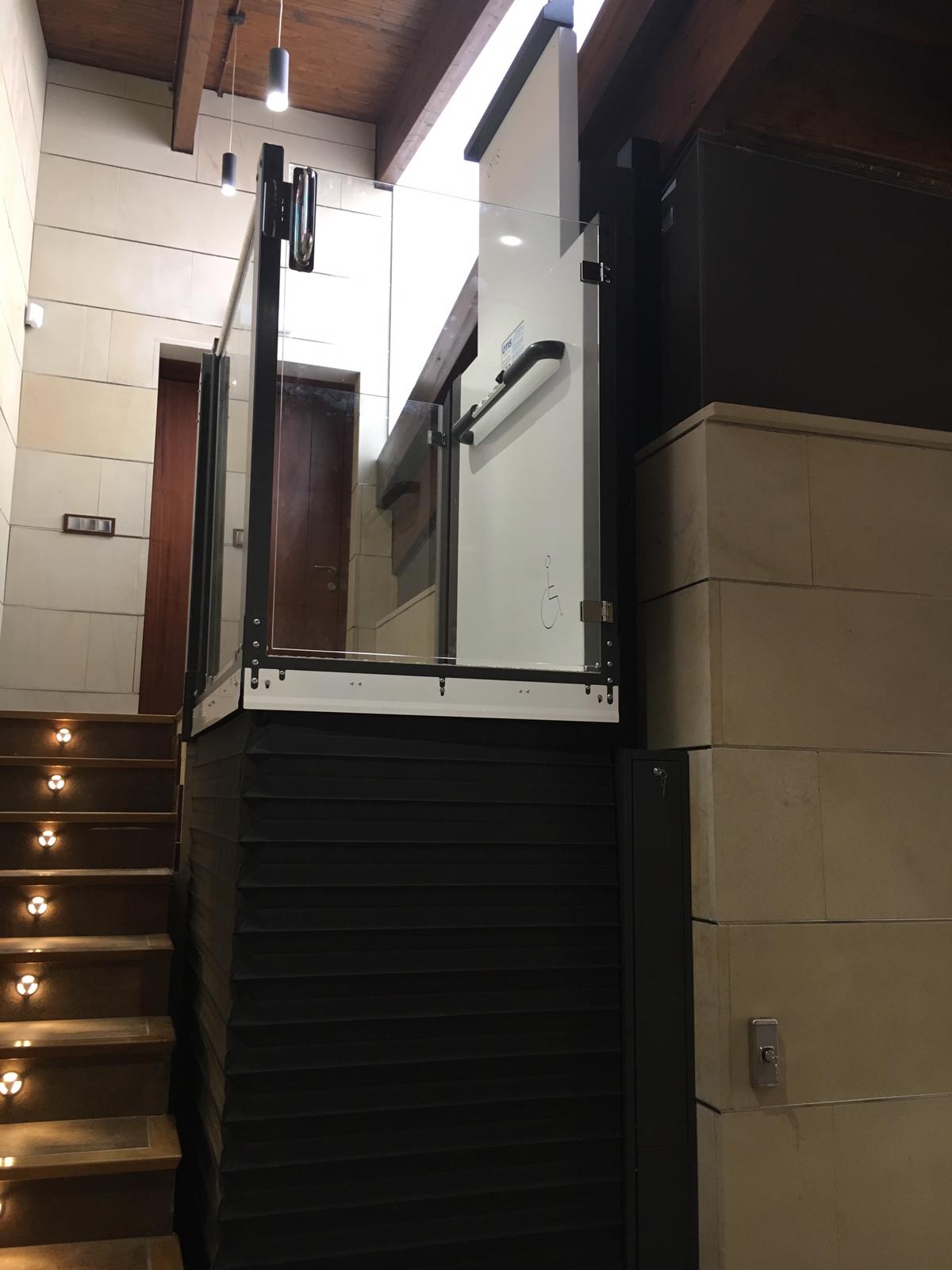 Vertical Elevator SVU